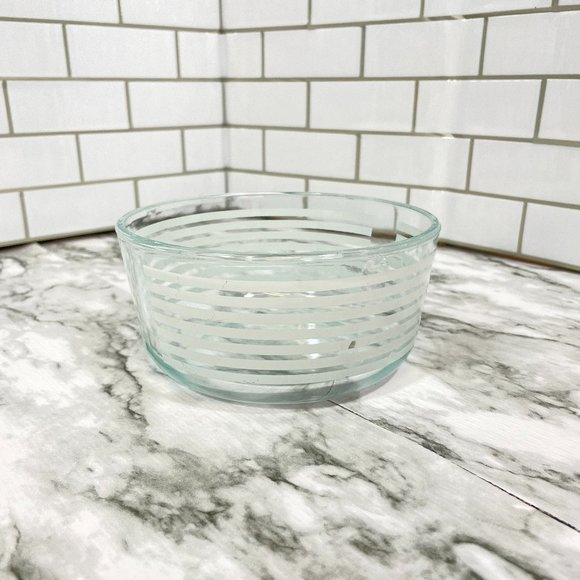 Pyrex | Kitchen | Pyrex White Stripes 4 Cup Clear Bowl | Poshmark